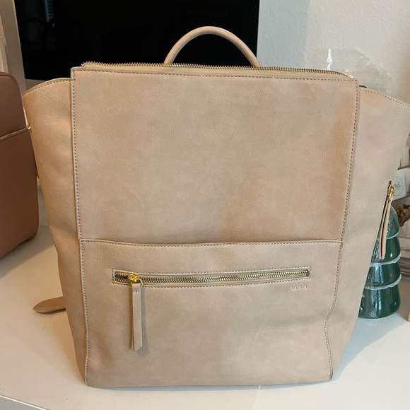 Fawn Design | Bags | Fawn Design Diaper Bagbackpack | Poshmark